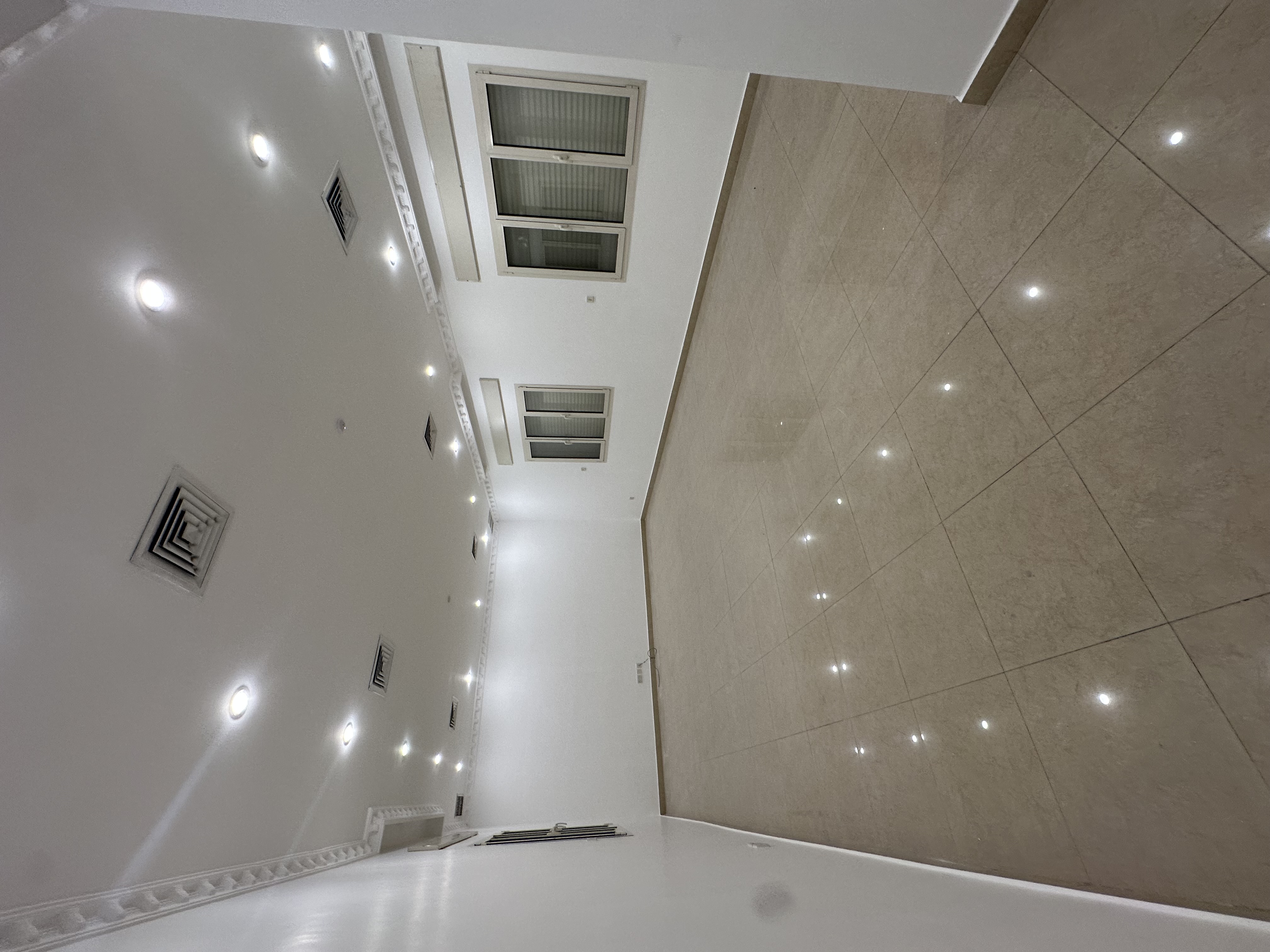 For rent in Salawi, a large villa in Q12