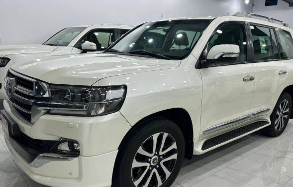 Land Cruiser GXR Grand Touring model 2019